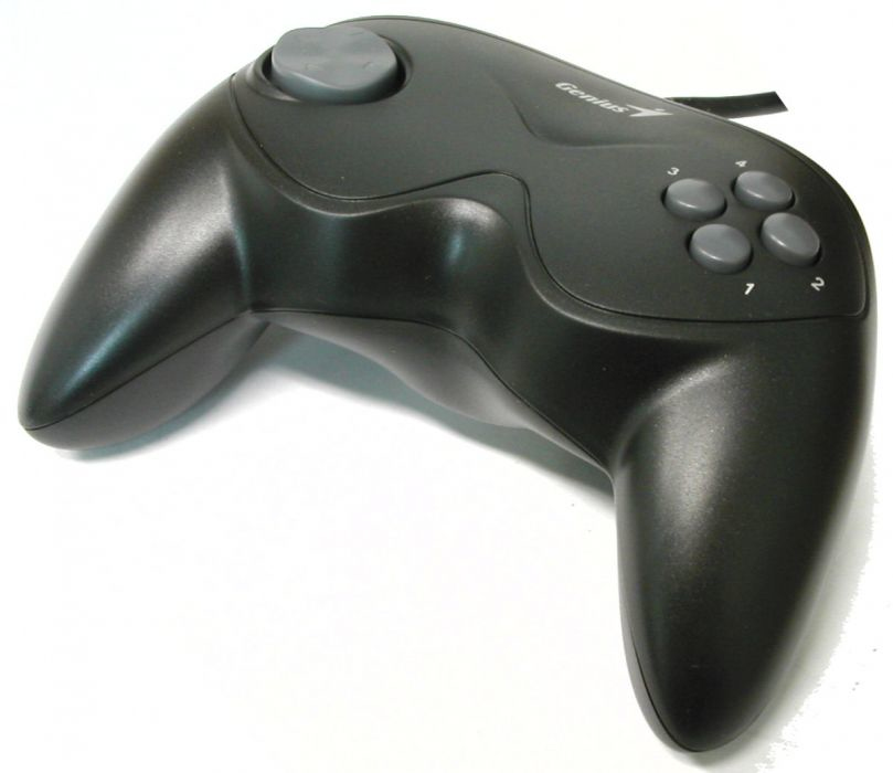 GAME PAD GENIUS MAXFIRE G-08XU 8 BOTONES PROGRAMABLE USB NEGRO MM-86